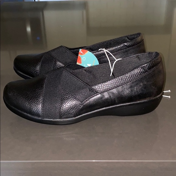 Yuu | Shoes | New Yuu Womens Darling Slipon Shoe In Black | Poshmark